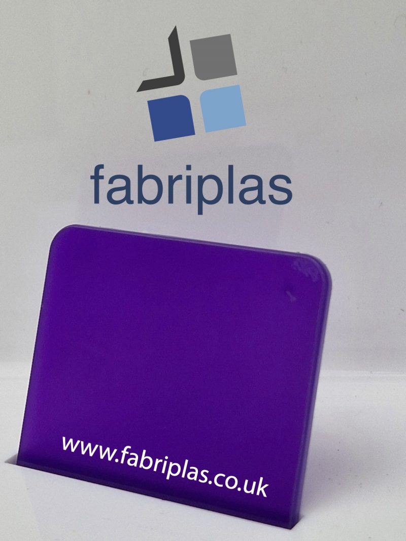 Creating Eye-Catching Retail Displays with Perspex from Fabriplas